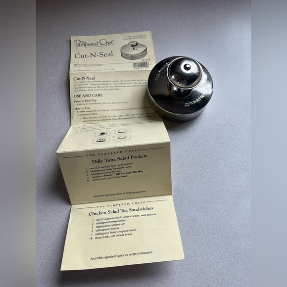 The Pampered Chef | Dining | The Pampered Chef Cut N Seal With Recipes ...